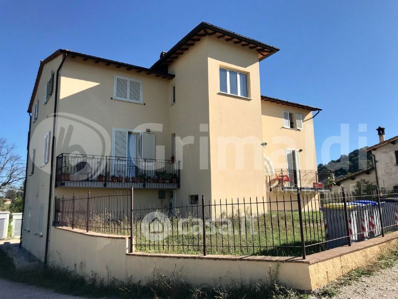 Trilocale in Affitto in Via del Torrente a Bettona - 70mq - Casa.it