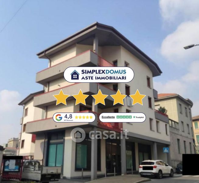 Appartamento in Vendita in Corso XXV Aprile a Erba - 232mq - Casa.it