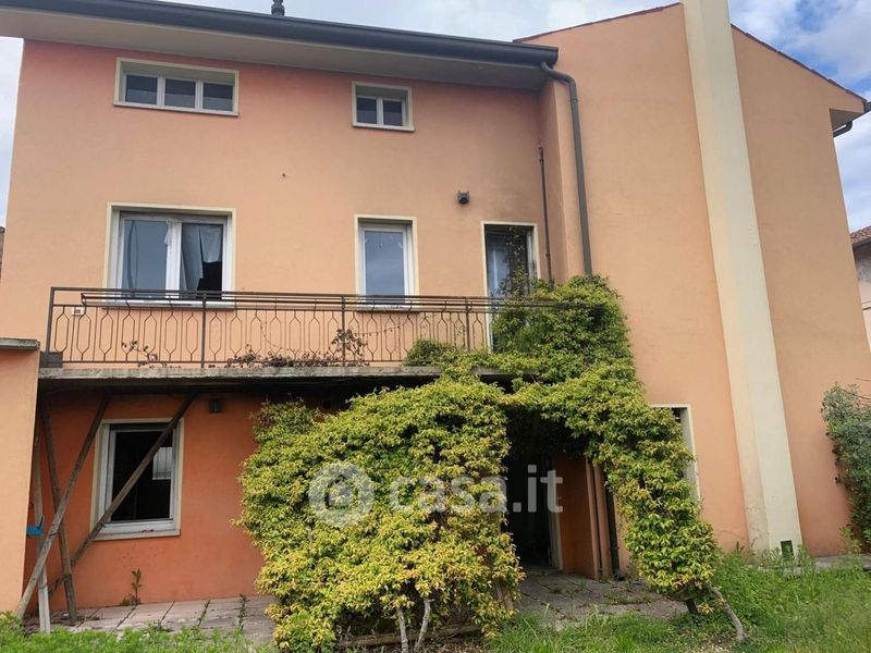 Case in vendita a Codroipo in zona Rivolto-Lonca - Casa.it