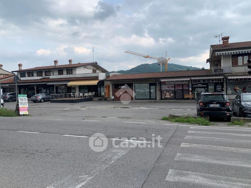 Locale commerciale in Vendita in Via Don Pietro Bonetti a Gorlago ...