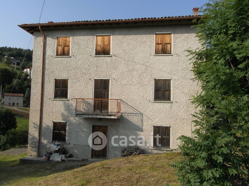 Rustici, casali in vendita a Zogno in zona Miragolo San Marco - Casa.it