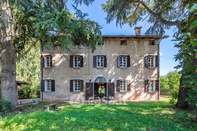 Rustici, casali in vendita a Cento in zona Reno Centese - Casa.it