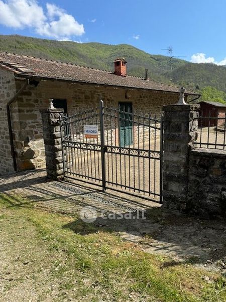 Casa indipendente in Vendita in Località Campolutoli Cetica 207 a ...