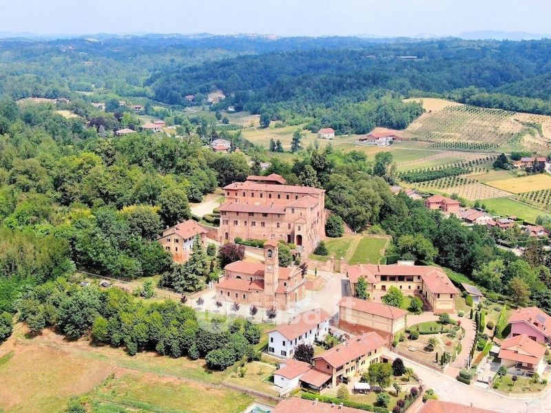 Edifici, stabili e palazzi in vendita a Monale - Casa.it