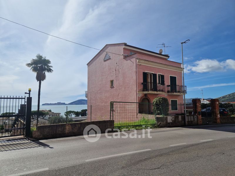 Case economiche in vendita a Formia in zona Centro - Casa.it